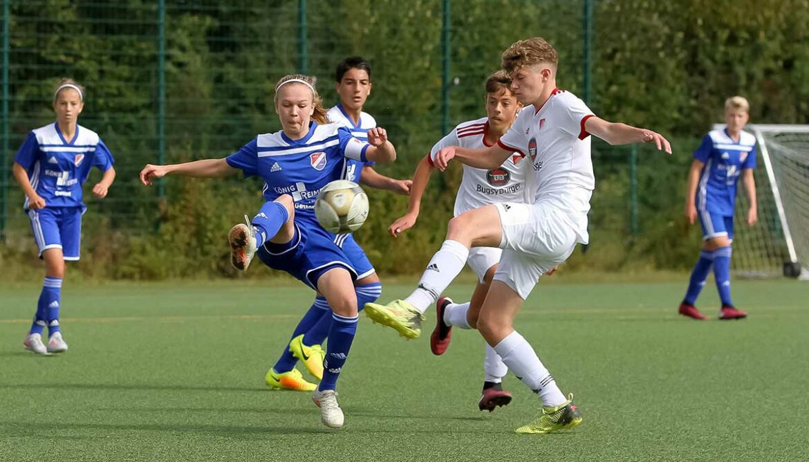 Ex-Kielerinnen Hannah Günther und Annaleen Böhler bei der U17 des DFB ...