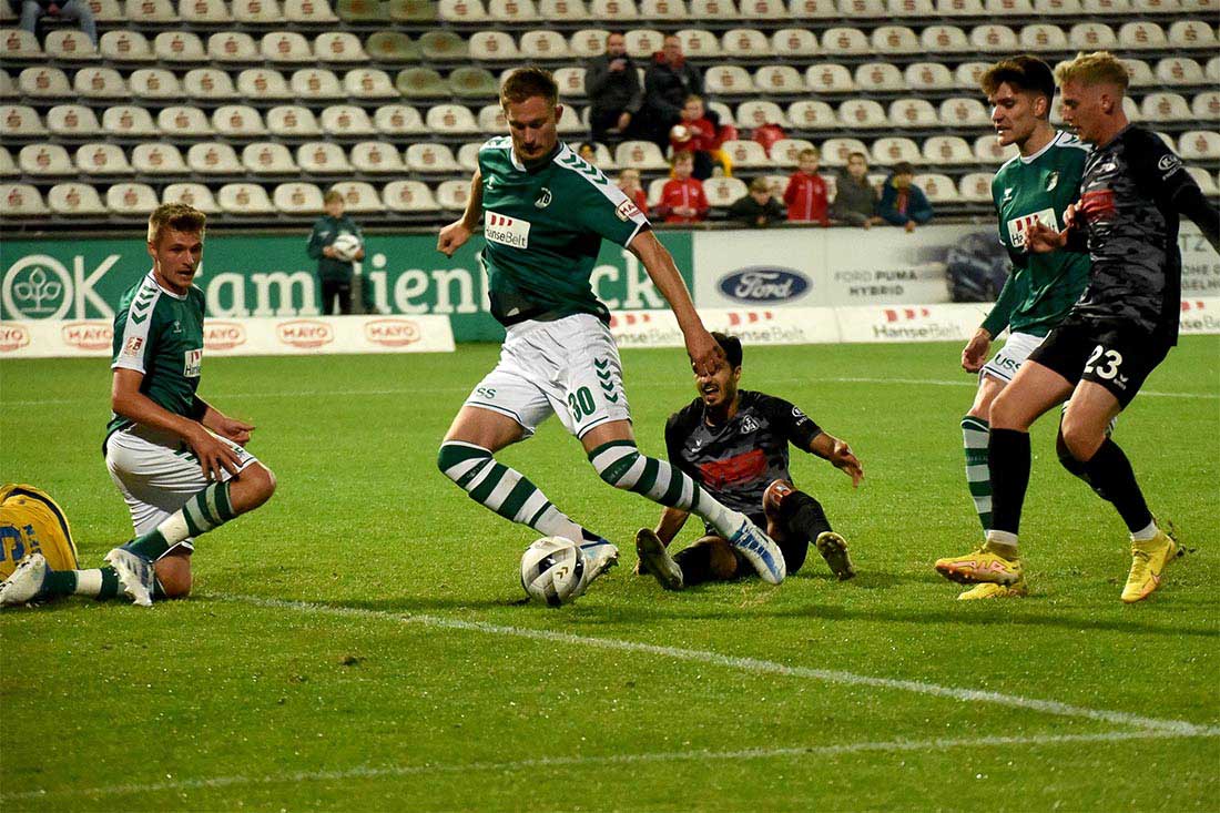Sieg im ersten Wintertest: VfB Lübeck gewinnt mit 2:1 gegen den ...