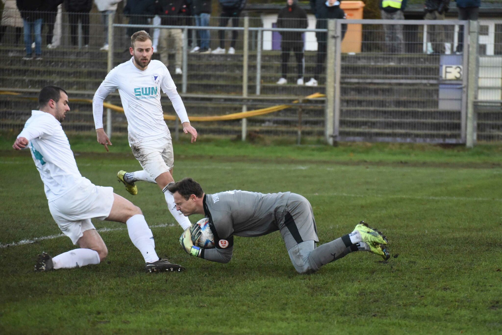 TSV Klausdorf spielt ohne 3 verdientes 0:0 beim VfR Neumünster – youkick.de