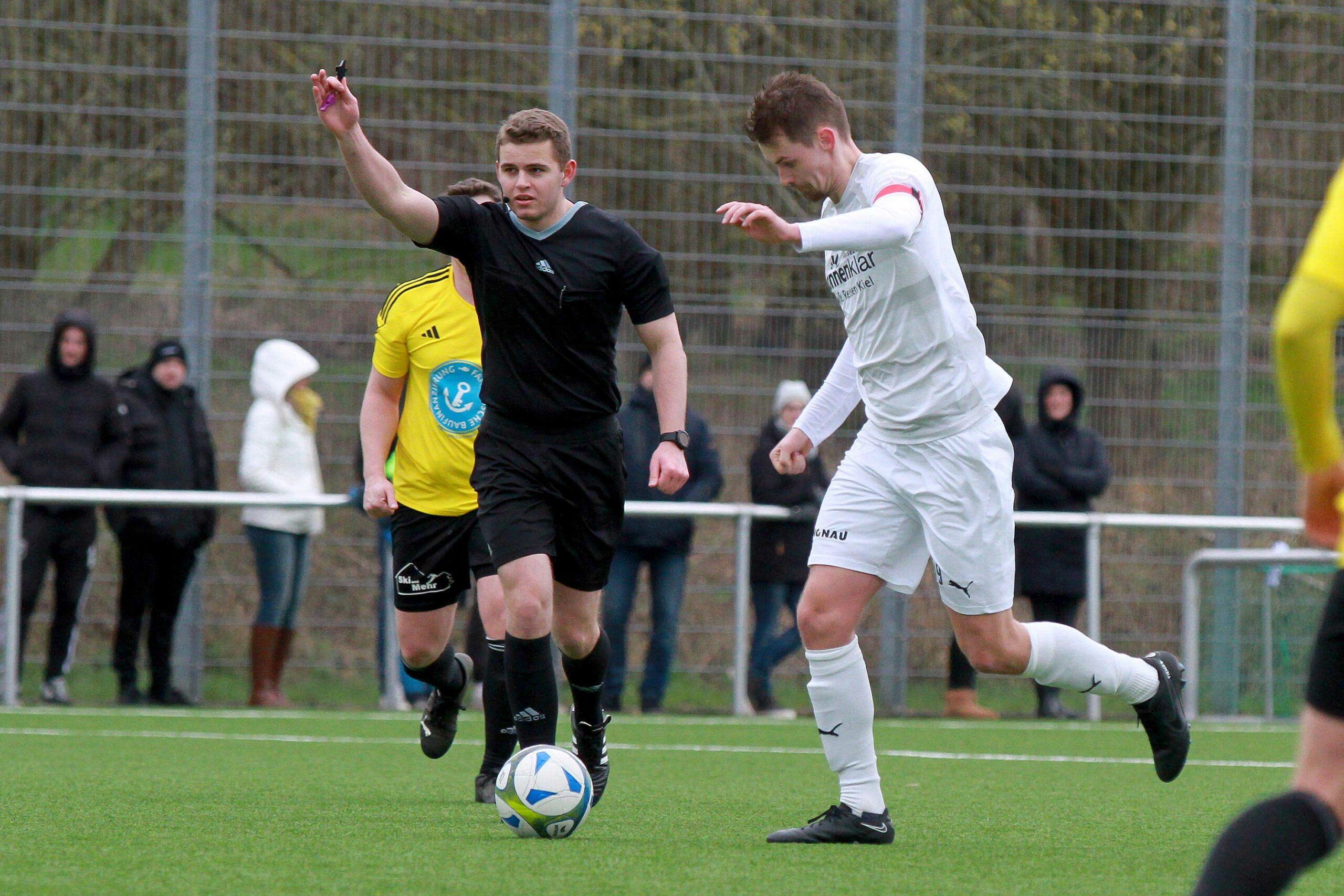 Kein Sieg – Rune Möller scheitert in letzter Sekunde per Elfmeter an ...