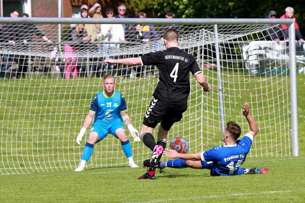 Yannick Meenken und Mika Detlaff schicken Heikendorf in die Relegation ...