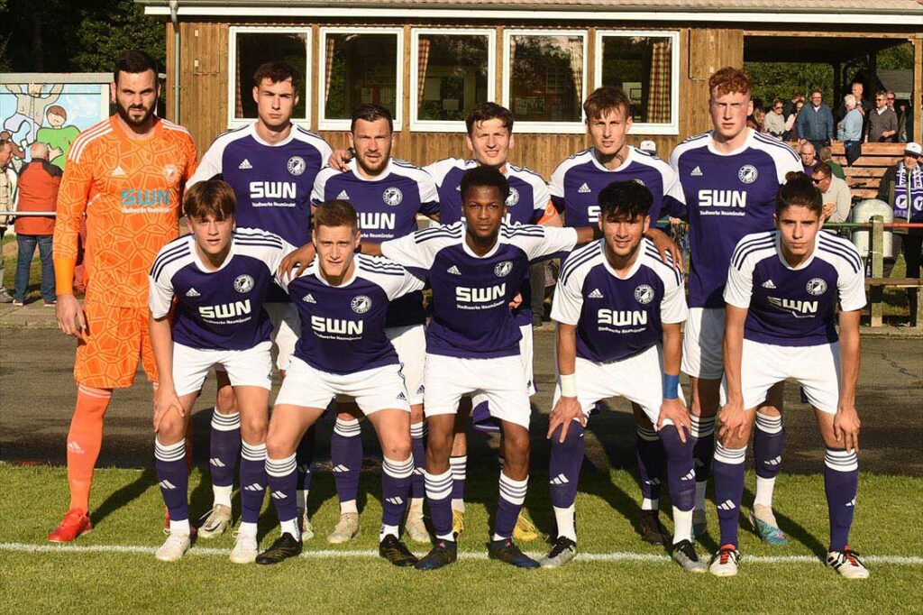 Neumünsteraner Stadtderby: PSV gegen Aufsteiger VfR vor voller Hütte ...