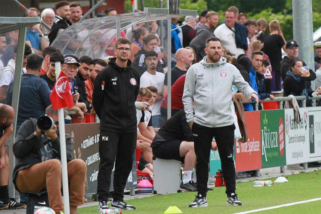 Kilia Kiel verliert 0:4 und Felix Niebergall mit rot in Oldenburg ...