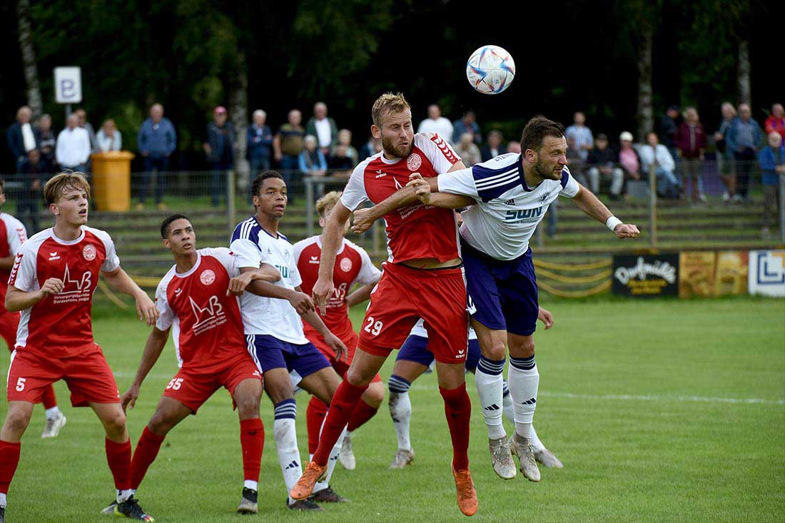 Rocco Leeser läßt Startelf durchspielen – VfR Neumünster gewinnt 4:2 ...