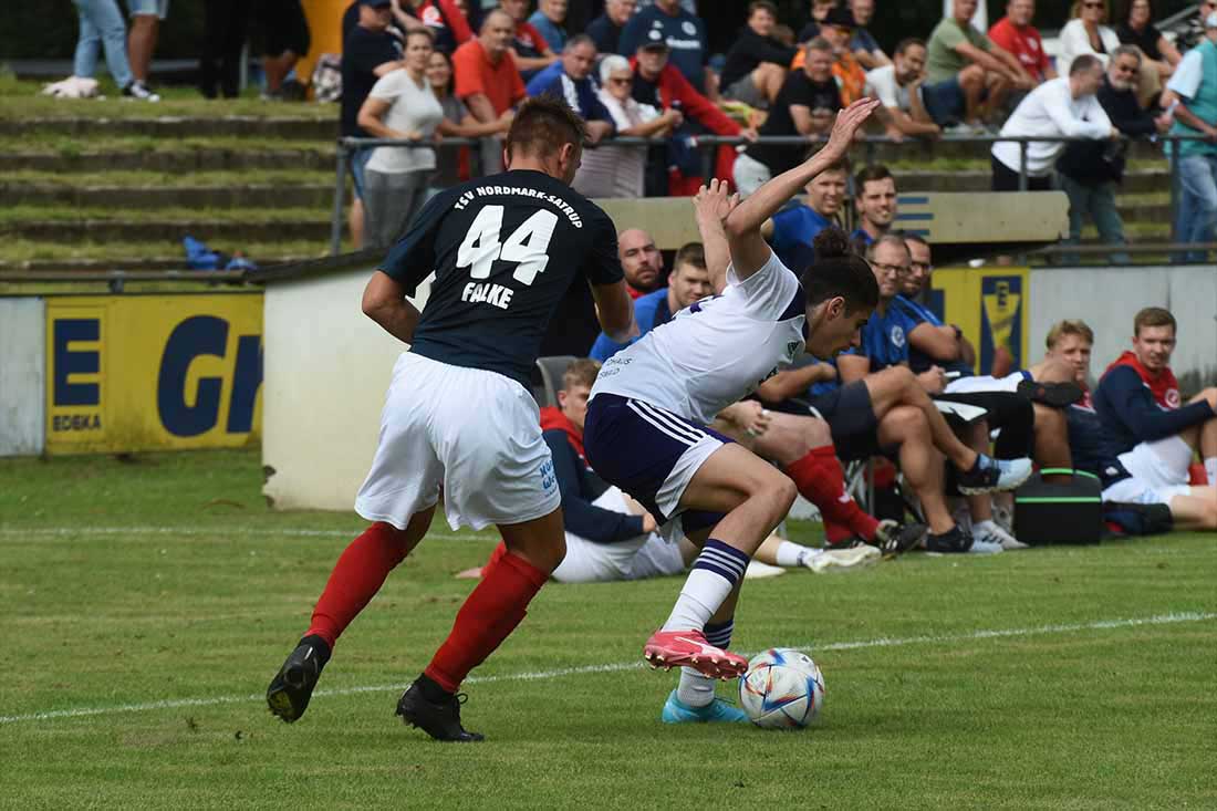 Kubilay Büyükdemir schockt VfR Neumünster mit Elfer in der 90. zum 2:2 ...