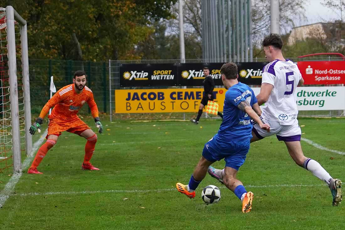 William Baxter für TSB Flensburg mit golden Goal gegen VfR Neumünster ...