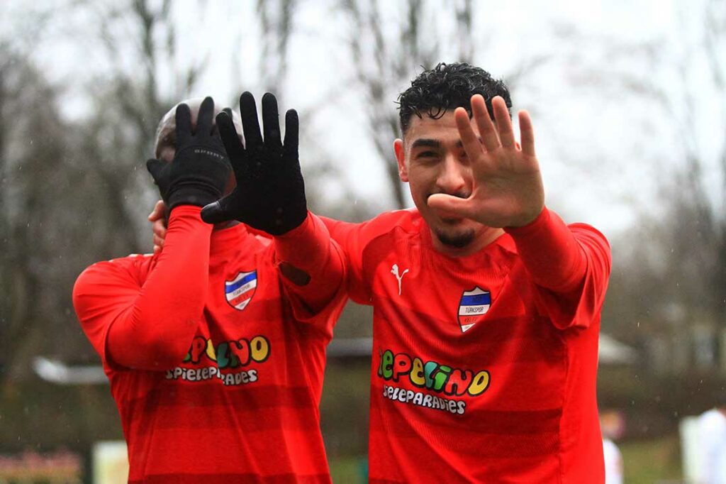 2:2 zwischen Inter Türkspor Kiel und Nordmark Satrup schmeckt Bernd ...