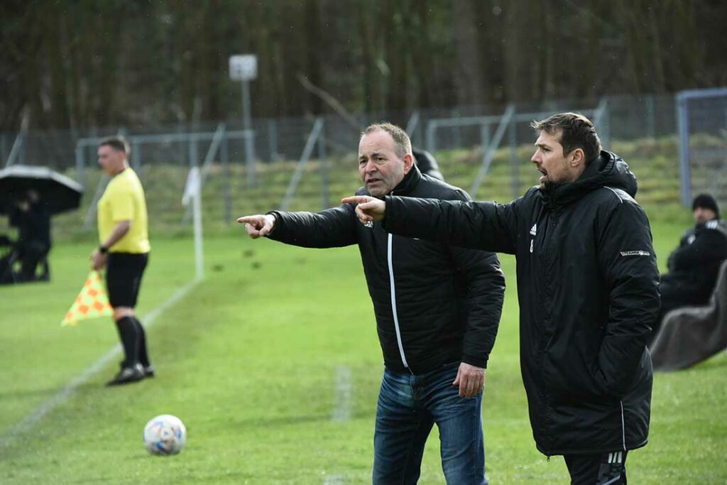 VfR Neumünster klettert schnell die Abstiegstreppe hoch – 3:2 gegen ESV ...