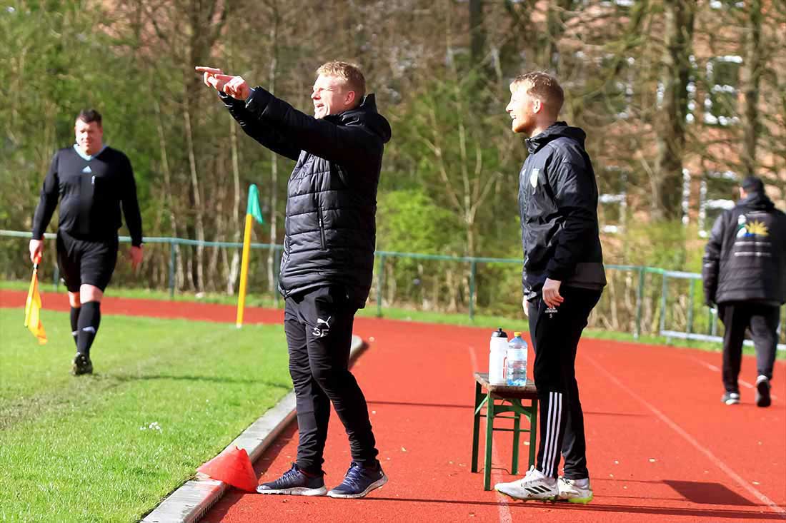 SVE Comet 4:4 gegen Schönkirchen: Mattheo Tiesch mit 3 Toren – youkick.de
