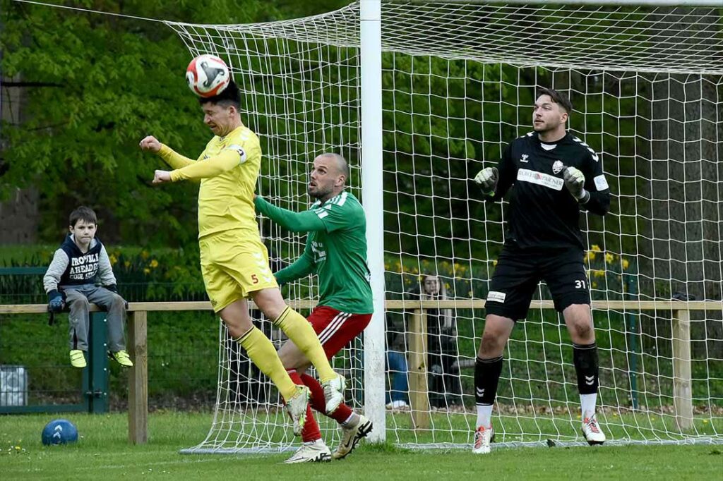Dornbreite mit 4:1 Befreiungsschlag im Kellerderby in Hohenwestedt ...