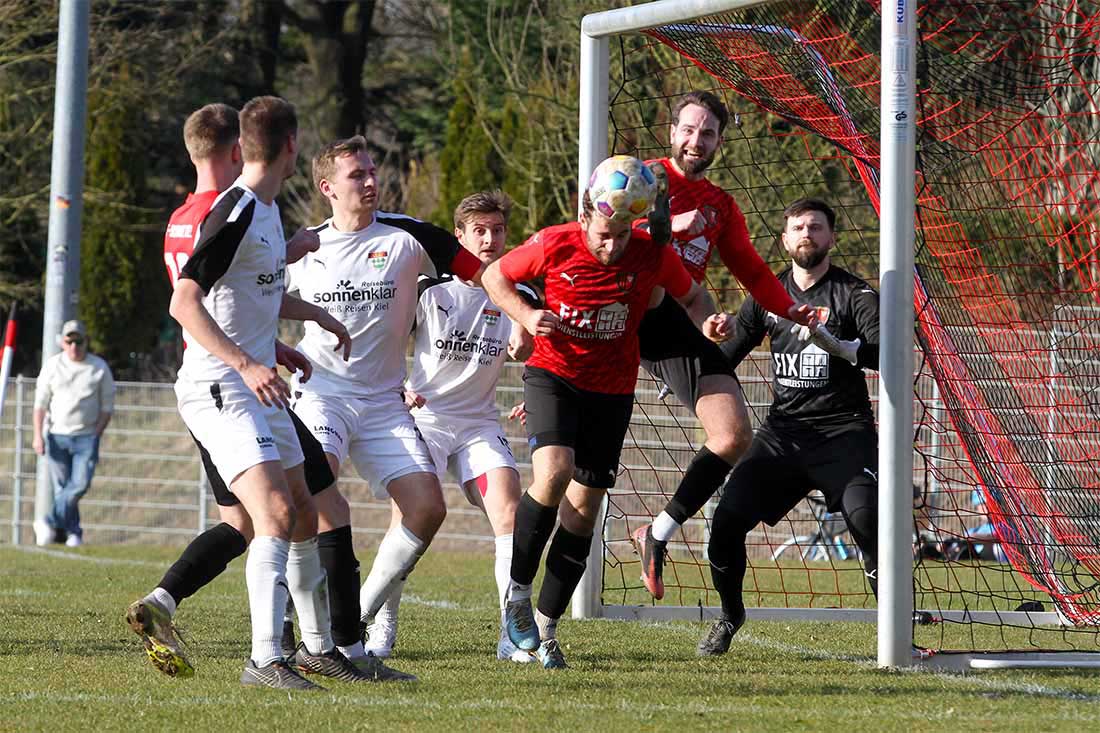 TSV Kronshagen kommt mit B-Platz besser zurecht: RS Kiel mit 0:4 ...