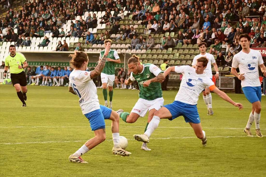 VfB Lübeck bleibt in starker Form – wichtige 2:1 gegen BW Lohne ...