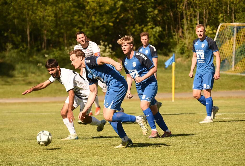 Jevenstedt feiert 2:1-Erfolg im Kellerderby gegen Friedrichsberg ...