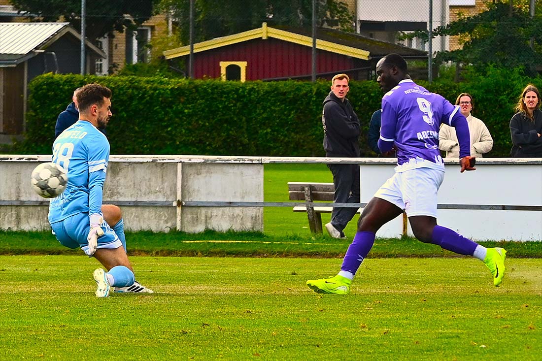 VfR Neumünster beendet Partie in Reinfeld zu neunt und mit 3:2-Sieg ...