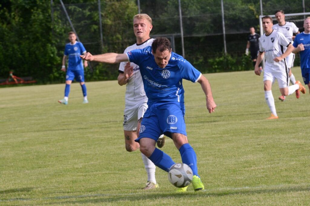 TS Einfeld macht den Aufstieg perfekt – erneut 3:1 gegen VfB Kiel ...